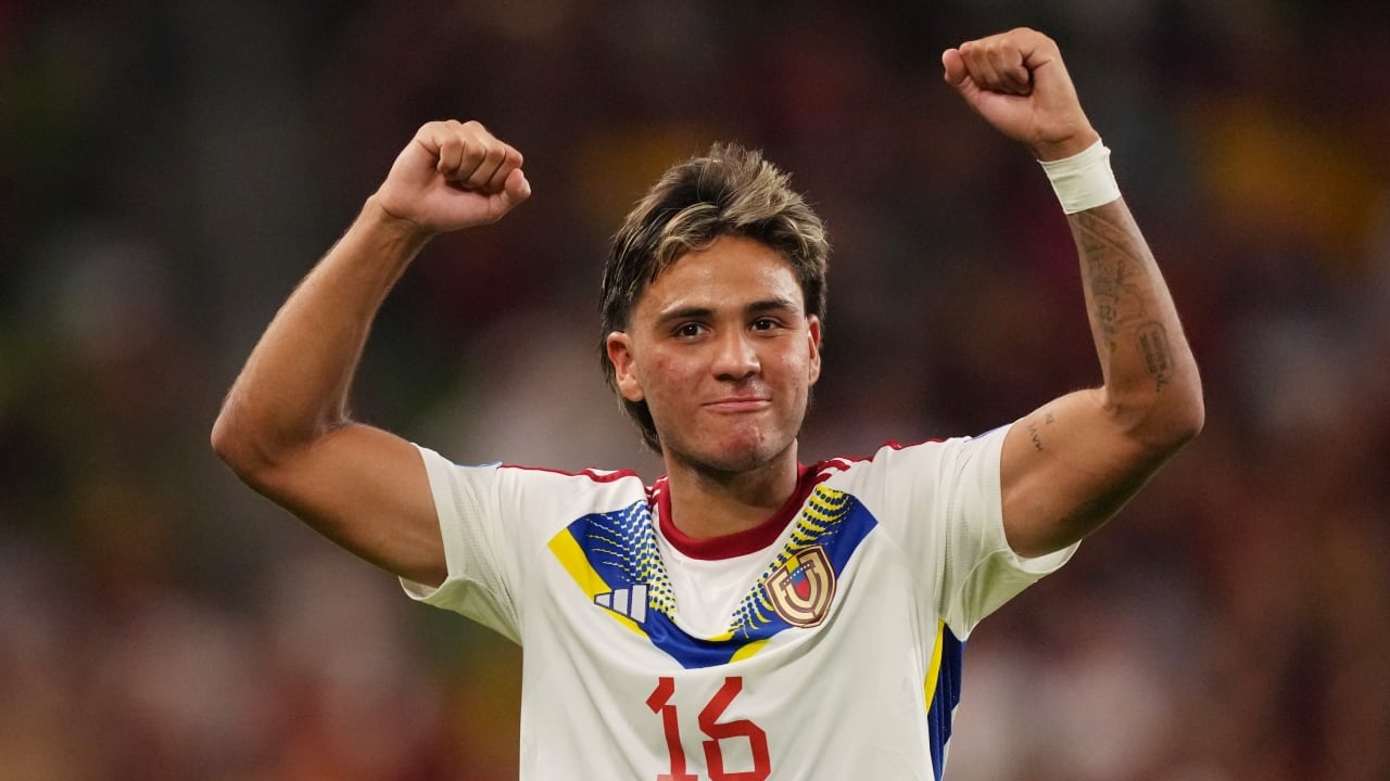 El Real Betis reactiva el interés por el fichaje de Telasco Segovia