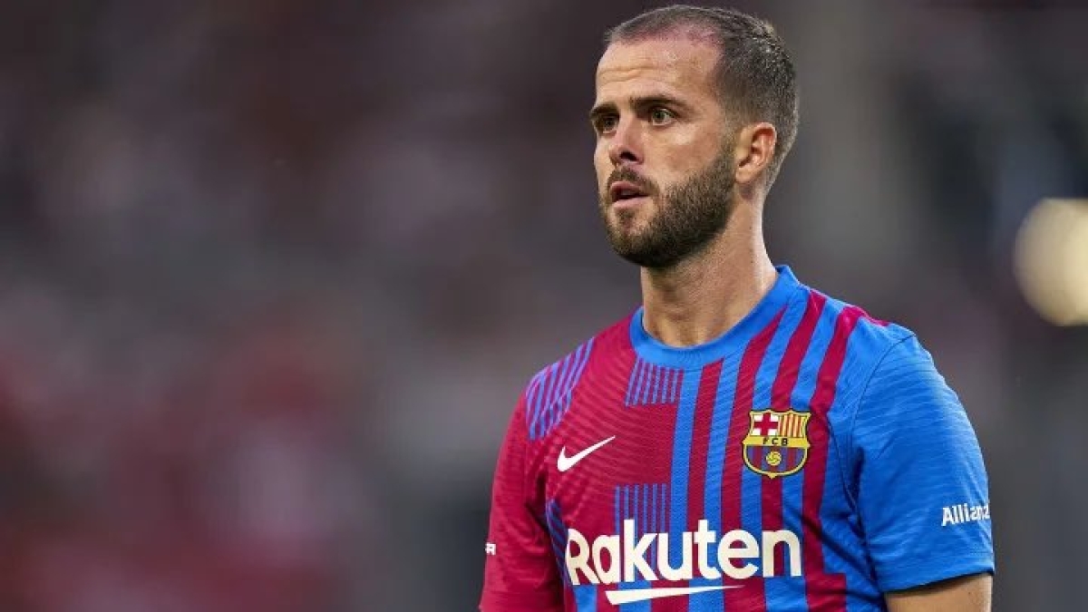 Xavi no descarta ahora la continuidad de Pjanic