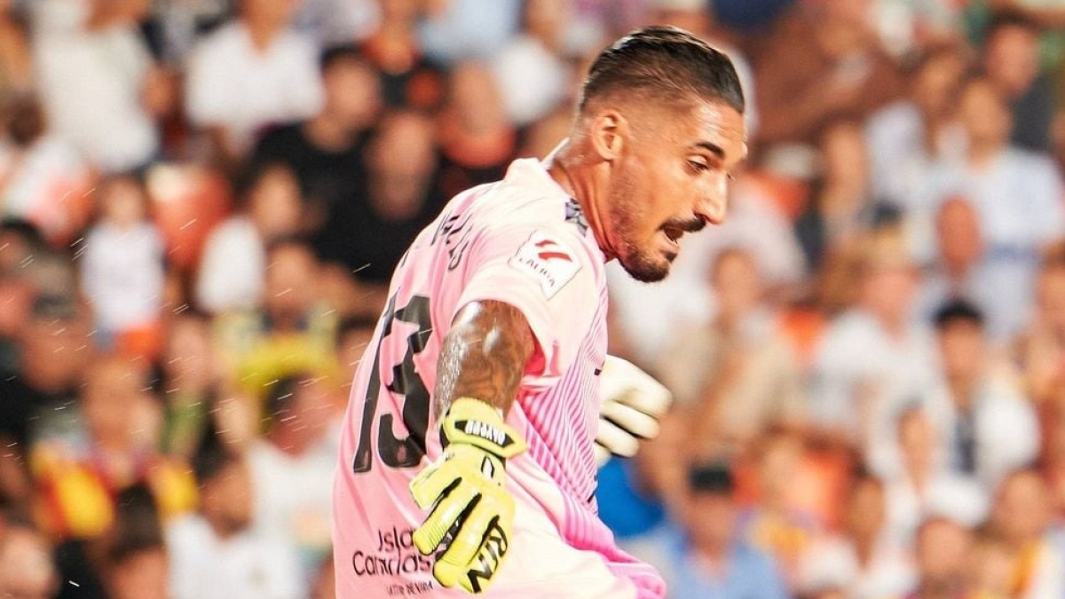 Las Palmas change plans with Álvaro Valles | Fichajes.net