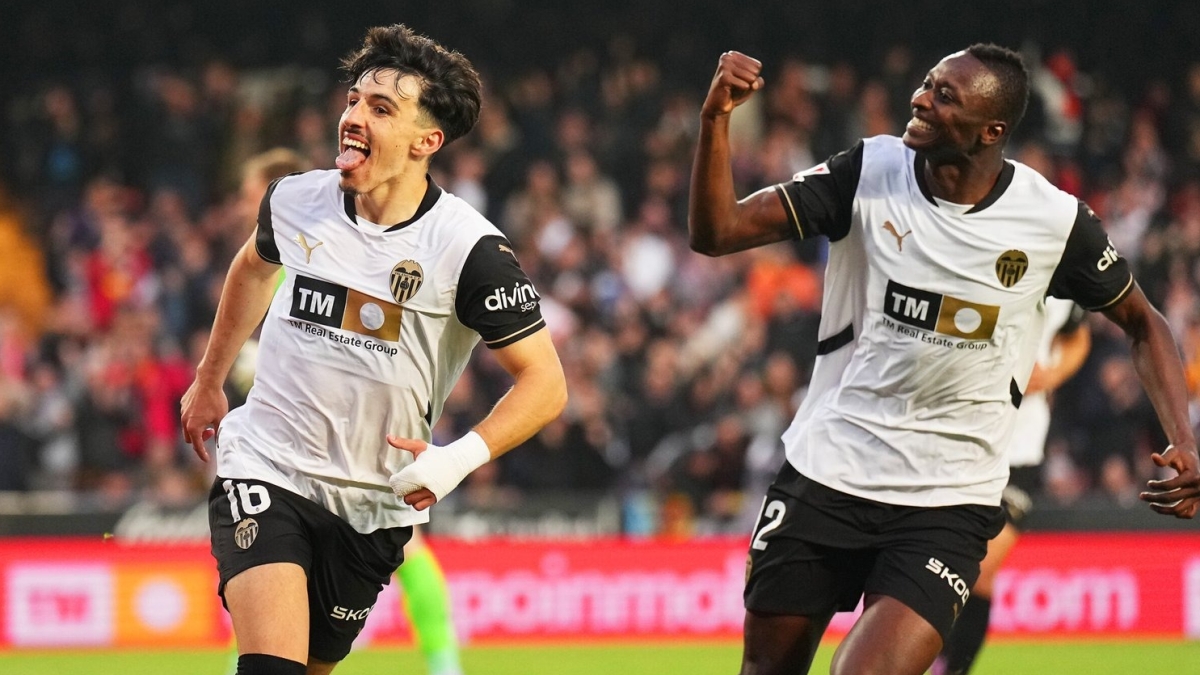 Valencia goes after a cost-free signing for its midfield | Fichajes.net