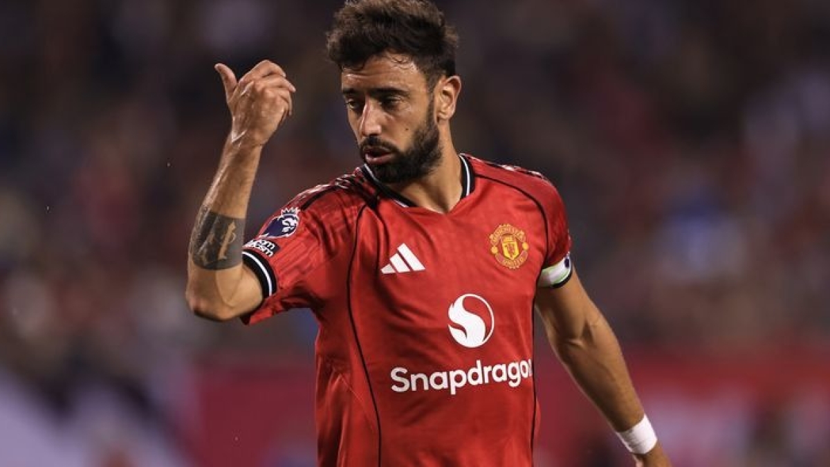 BIG MOVE: Bruno Fernandes is considering leaving Manchester United ...