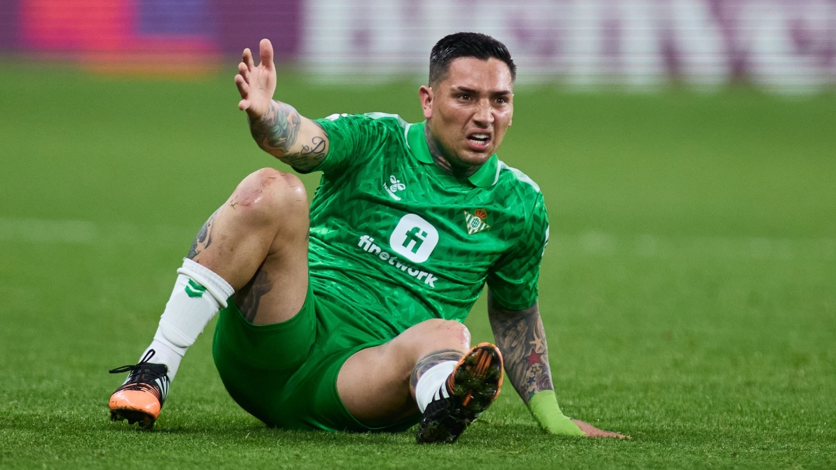 Chimy Ávila no cuenta para el Betis y se acelera su venta