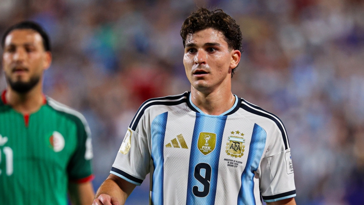 atl-tico-is-willing-to-report-barcelona-for-juli-n-lvarez-fichajes